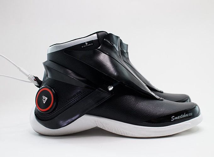 Digitsole Smartshoe The First Intelligent Sneaker | Indiegogo
